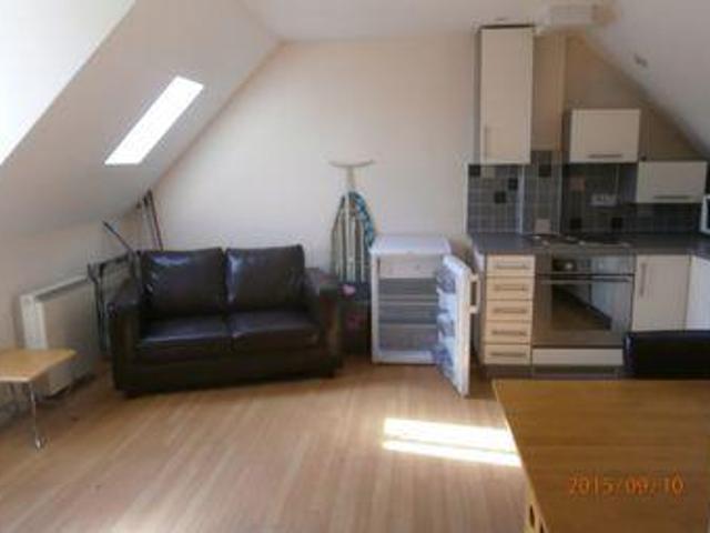 2 Bedrooms Flat for rent in Station Road West, Canterbury CT2