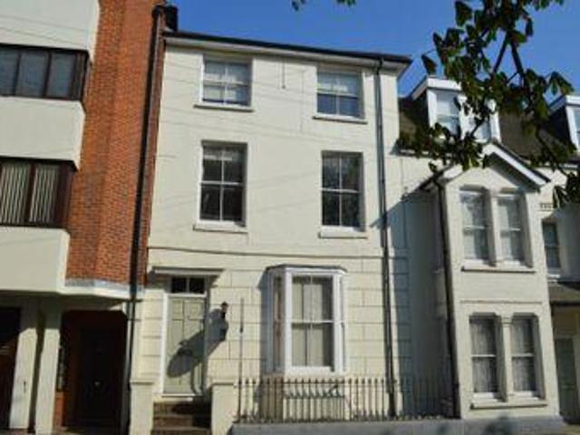 2 Bedrooms Flat for rent in Station Road West, Canterbury CT2