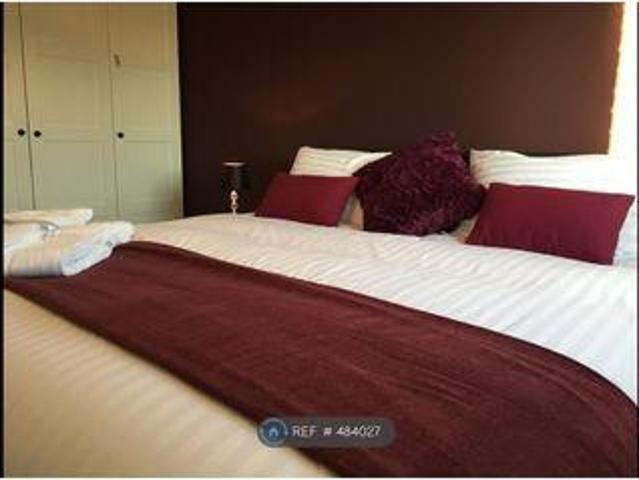 2 Bedrooms Flat for rent in Steele House, Salford M5