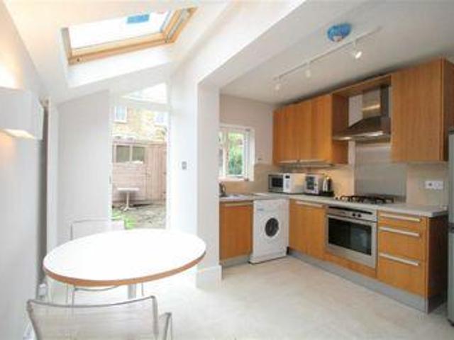 2 Bedrooms Flat for rent in Stephendale Road, Fulham, London SW6