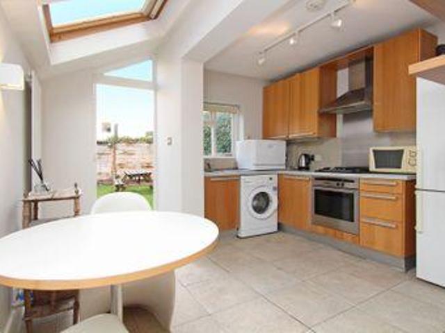 2 Bedrooms Flat for rent in Stephendale Road, London SW6