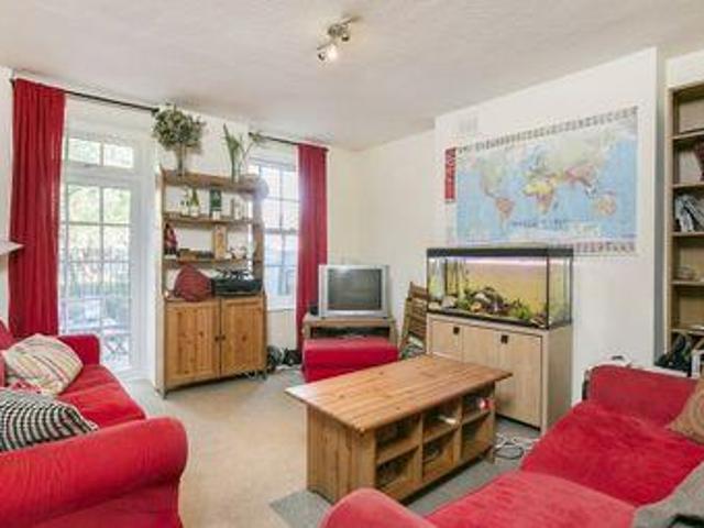 2 Bedrooms Flat for rent in Stewarts Road, London SW8