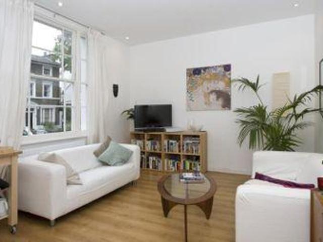 2 Bedrooms Flat for rent in Stockwell Park Crescent, London SW9
