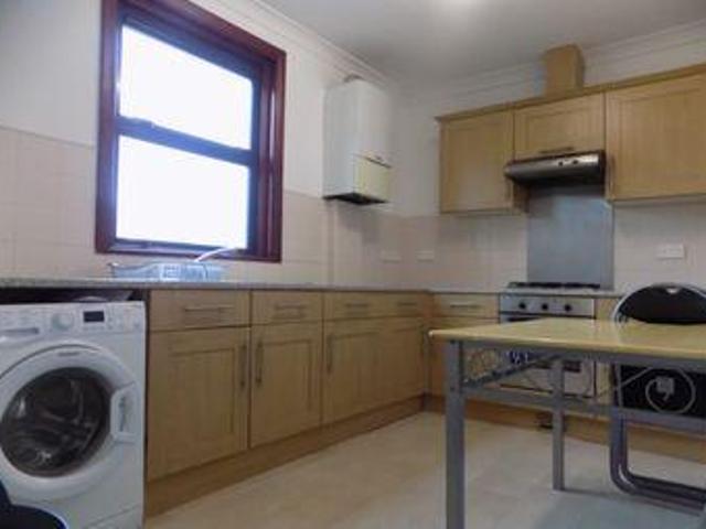 2 Bedrooms Flat for rent in Stoke Newington High Street, London N16