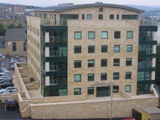 2 Bedrooms Flat for rent in Stonegate House, Bradford BD1