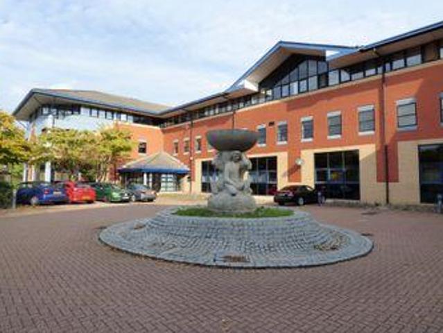 2 Bedrooms Flat for rent in Stonehill Green, Westlea, Swindon SN5