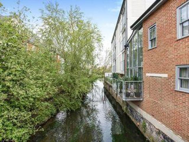 2 Bedrooms Flat for rent in Stour Street, Canterbury CT1