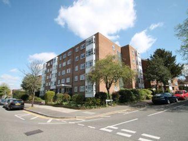 2 Bedrooms Flat for rent in Stratton Court, Adelaide Road, Surbiton KT6