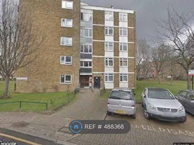 2 Bedrooms Flat for rent in Strathdon Drive, London SW17