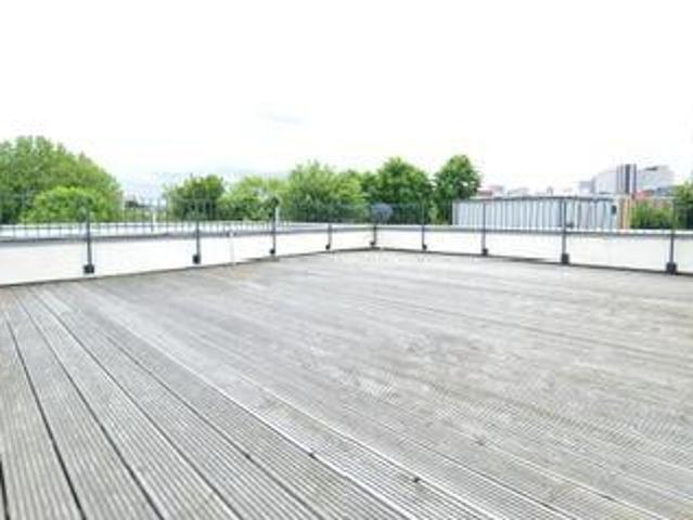 2 Bedrooms Flat for rent in Strathmore Road, Croydon CR0