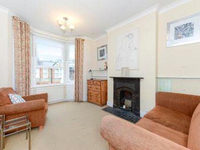 2 Bedrooms Flat for rent in Stronsa Road, London W12
