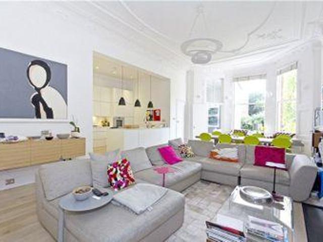 2 Bedrooms Flat for rent in Sutherland Avenue, Little Venice, London W9