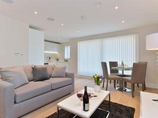 2 Bedrooms Flat for rent in Sudrey Street, London SE1
