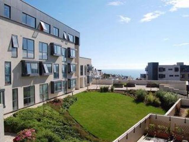 2 Bedrooms Flat for rent in Suez Way, Saltdean, Brighton BN2