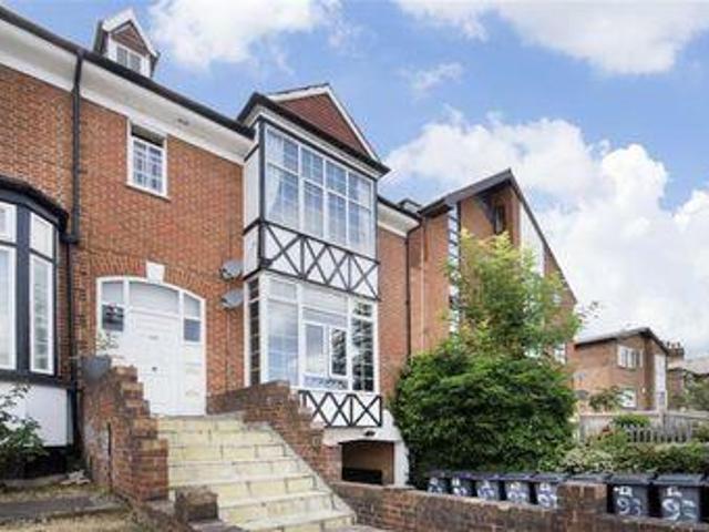 2 Bedrooms Flat for rent in Sunny Gardens Road, Hendon NW4