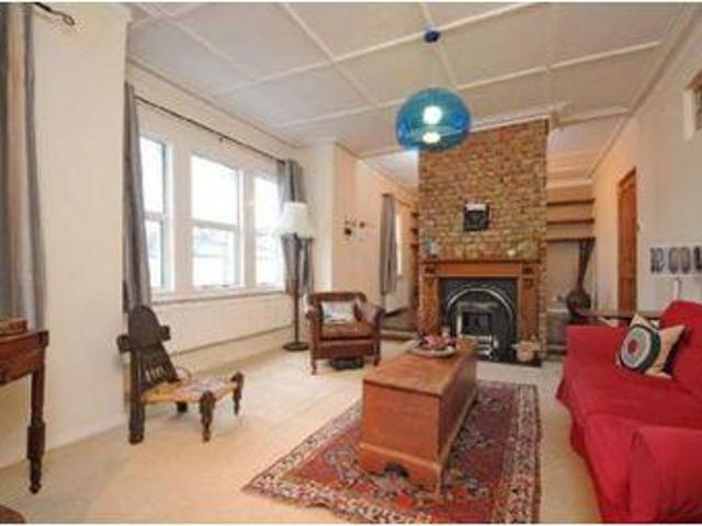 2 Bedrooms Flat for rent in Sunnyhill Road, London SW16