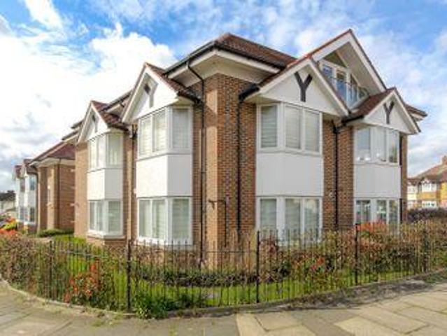 2 Bedrooms Flat for rent in Sunstone Court, 51 Selvage Lane, London NW7