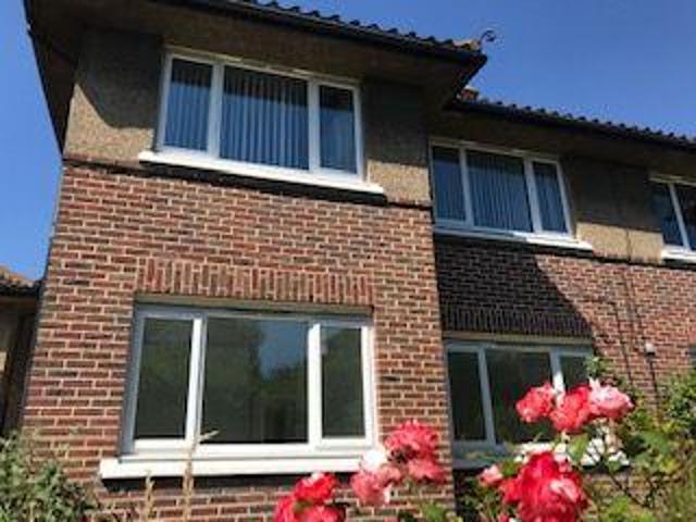 2 Bedrooms Flat for rent in Surbiton Hill Park, Surbiton KT5