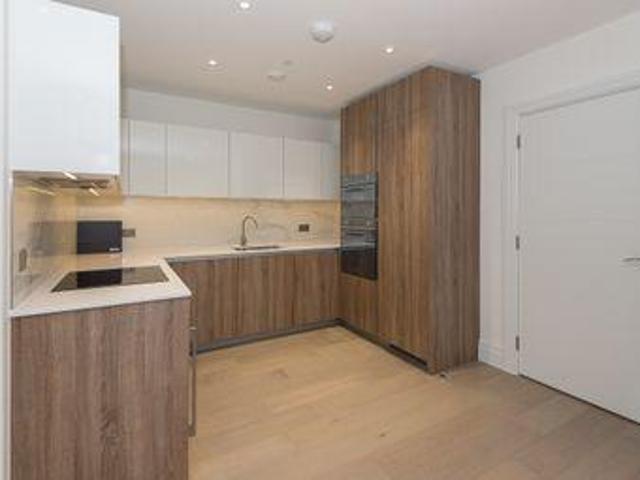 2 Bedrooms Flat for rent in Sury Basin, Kingston Upon Thames KT2