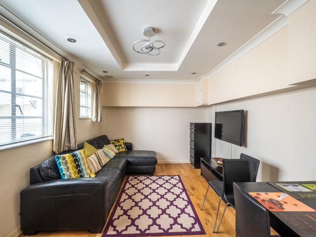 2 Bedrooms Flat for Rent in Sussex Gardens | Foxtons