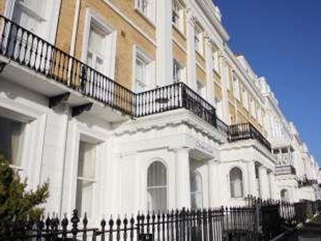 2 Bedrooms Flat for rent in Sussex Square, Brighton BN2