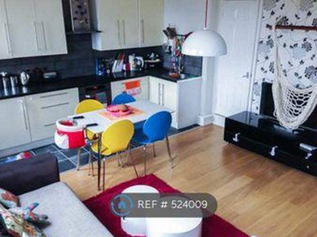 2 Bedrooms Flat for rent in Swan Road, London SE16