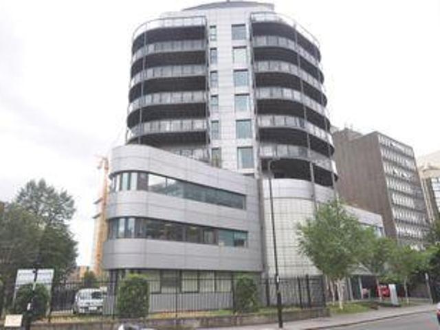 2 Bedrooms Flat for rent in Sydenham Road, Croydon CR0