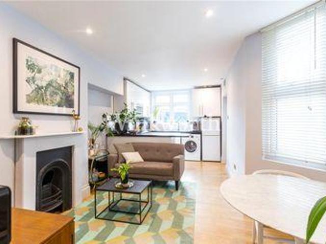 2 Bedrooms Flat for rent in Sydney Road, London N8