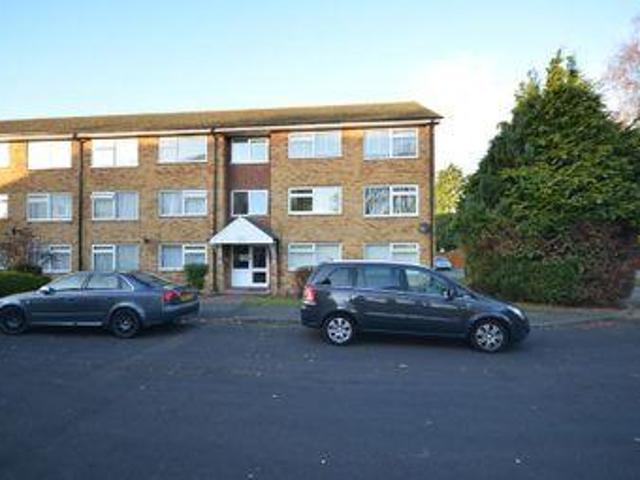 2 Bedrooms Flat for rent in Sylvia Close, Basingstoke RG21