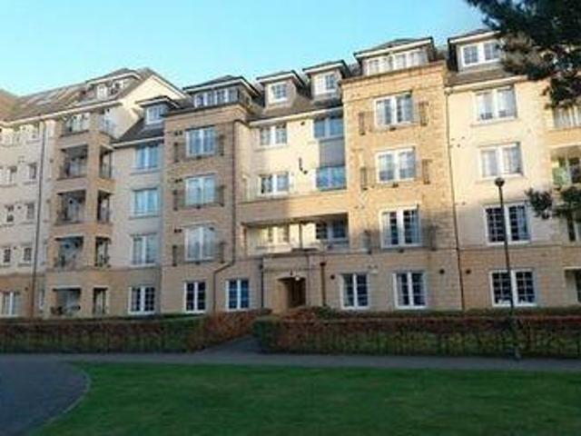 2 Bedrooms Flat for rent in Powderhall Rigg, Edinburgh EH7