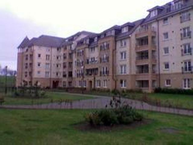 2 Bedrooms Flat for rent in Powderhall Rigg, Edinburgh EH7