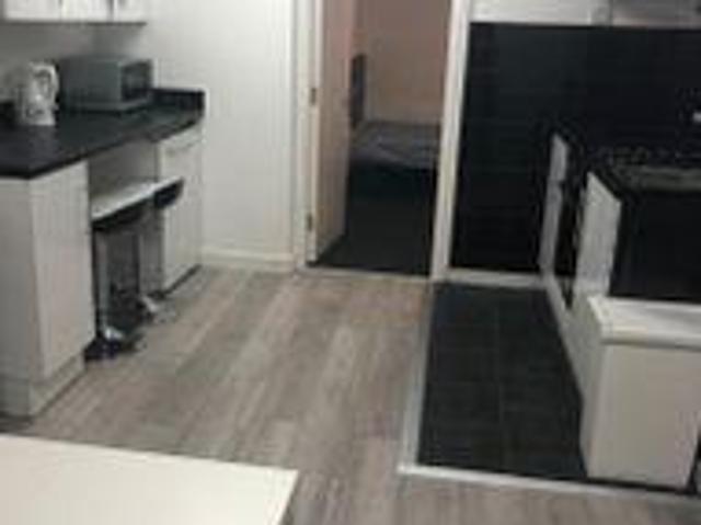 2 Bedrooms Flat for rent in Powell Street, Sheffield S3