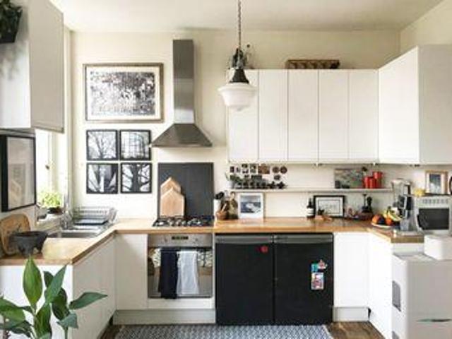 2 Bedrooms Flat for rent in Powerscroft Road, London E5