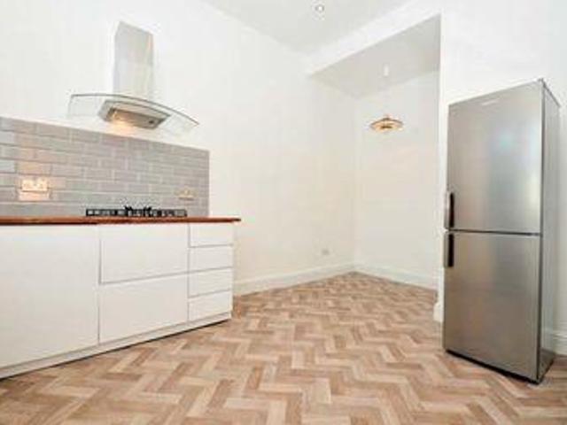 2 Bedrooms Flat for rent in Pollokshaws Road, Shawlands, Glasgow G41
