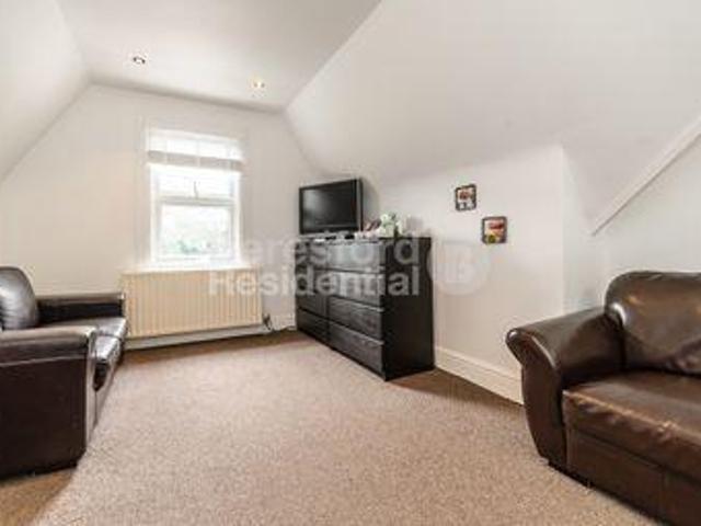 2 Bedrooms Flat for rent in Polworth Road, London SW16