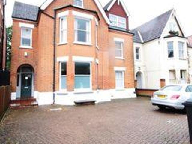 2 Bedrooms Flat for rent in Polworth Road, Streatham SW16