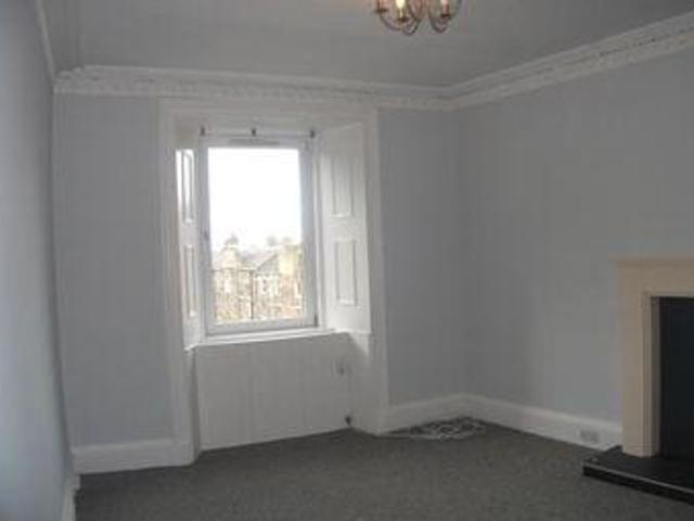 2 Bedrooms Flat for rent in Polwarth Crescent, Edinburgh EH11