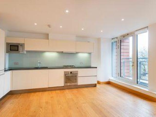 2 Bedrooms Flat for rent in Pond Street, London NW3