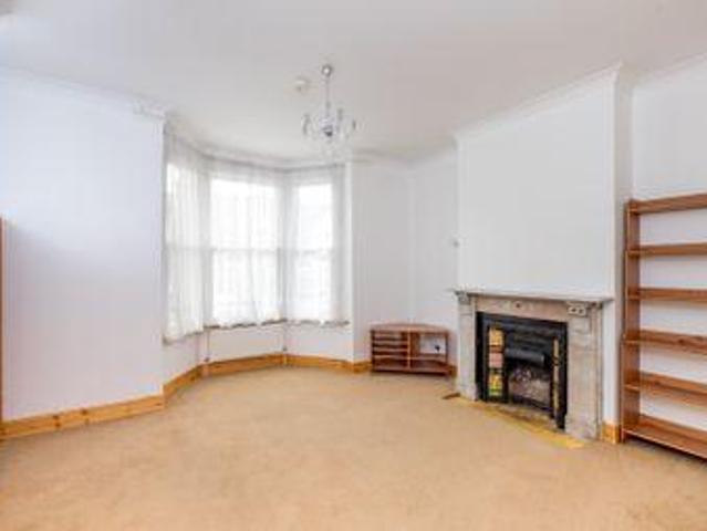 2 Bedrooms Flat for rent in Poppleton Road, London E11