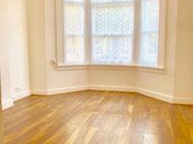 2 Bedrooms Flat for rent in Portnall Road, London W9
