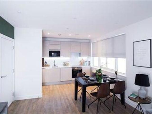2 Bedrooms Flat for rent in Porters Edge, Quebec Way, London SE16