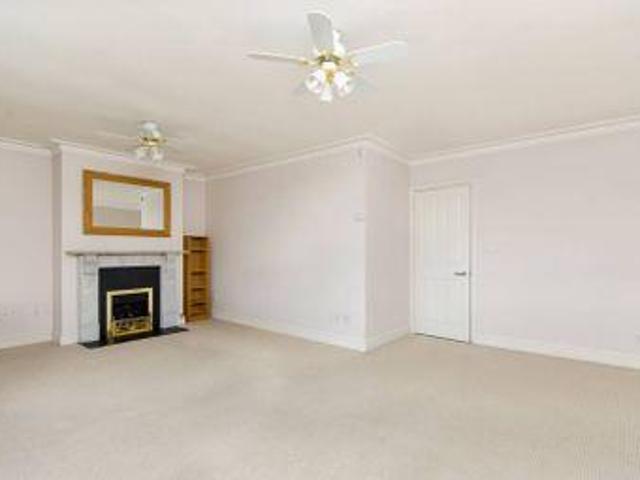 2 Bedrooms Flat for rent in Portinscale Road, Putney SW15