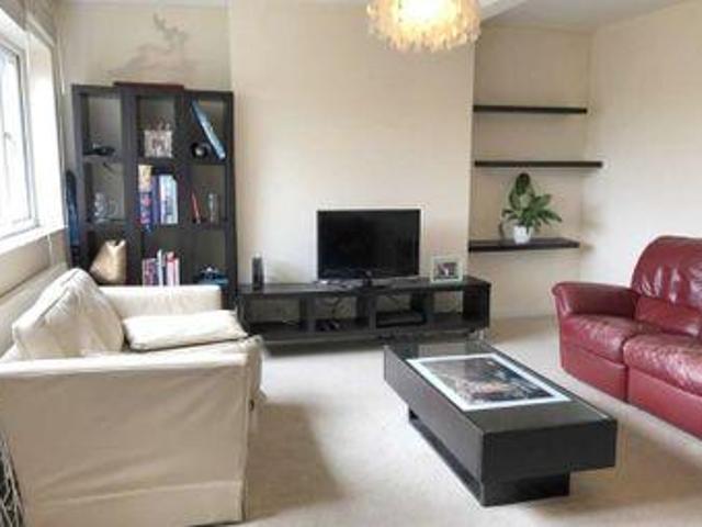 2 Bedrooms Flat for rent in Portland Rise, London N4