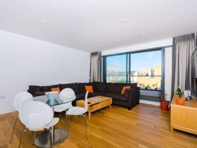 2 Bedrooms Flat for rent in Paul Street, Stratford E15