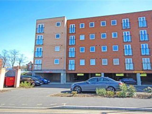 2 Bedrooms Flat for rent in Pavilion Close, Leicester LE2