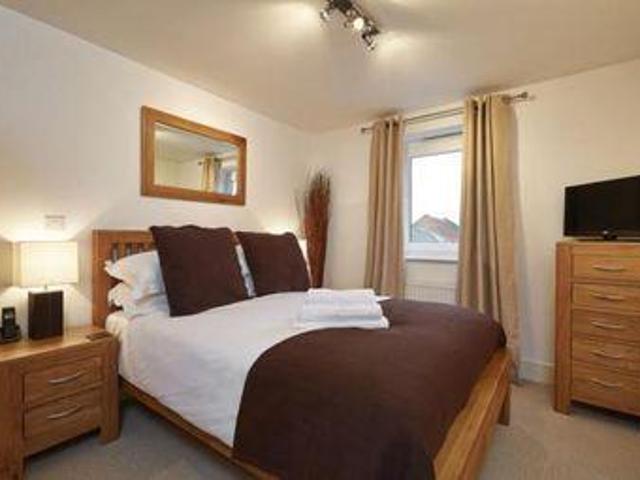 2 Bedrooms Flat for rent in Pavilions, Windsor SL4