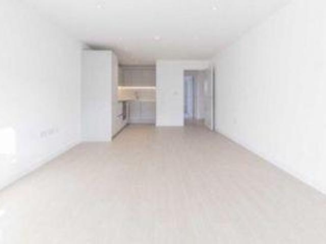 2 Bedrooms Flat for rent in Packington Square, London N1