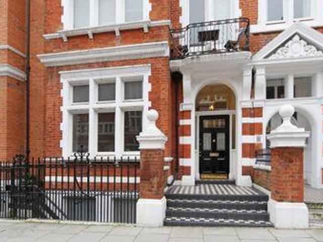 2 Bedrooms Flat for rent in Palace Court, London W2