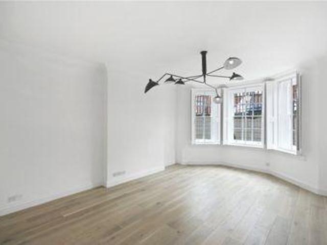 2 Bedrooms Flat for rent in Palace Court, London W2