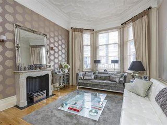 2 Bedrooms Flat for rent in Palace Gate, London W8